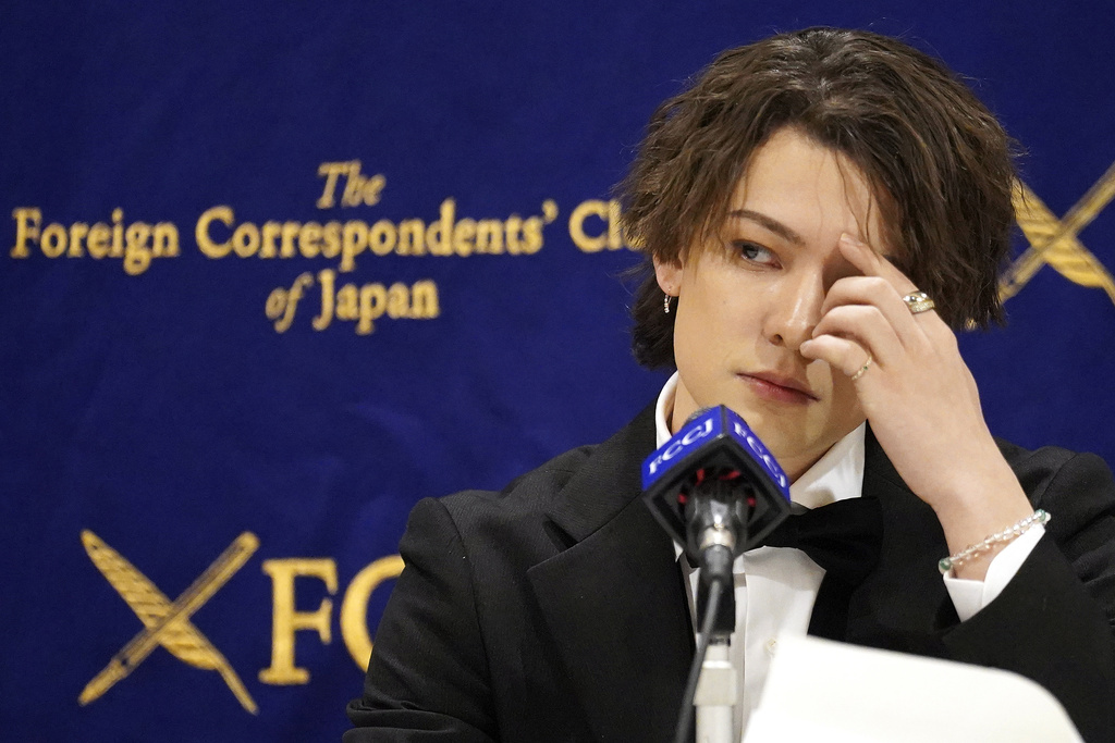 Former teen performers accuse an agent of sexual assault. They're ...