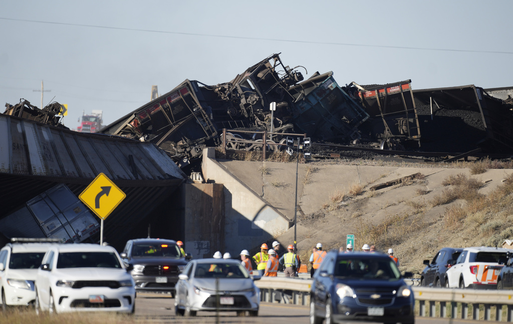 Broken rail caused Pueblo train derailment that collapsed bridge ...