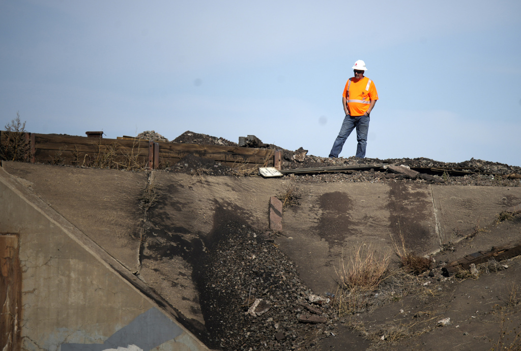 I-25 in Pueblo set to reopen Thursday after train derailment collapsed ...