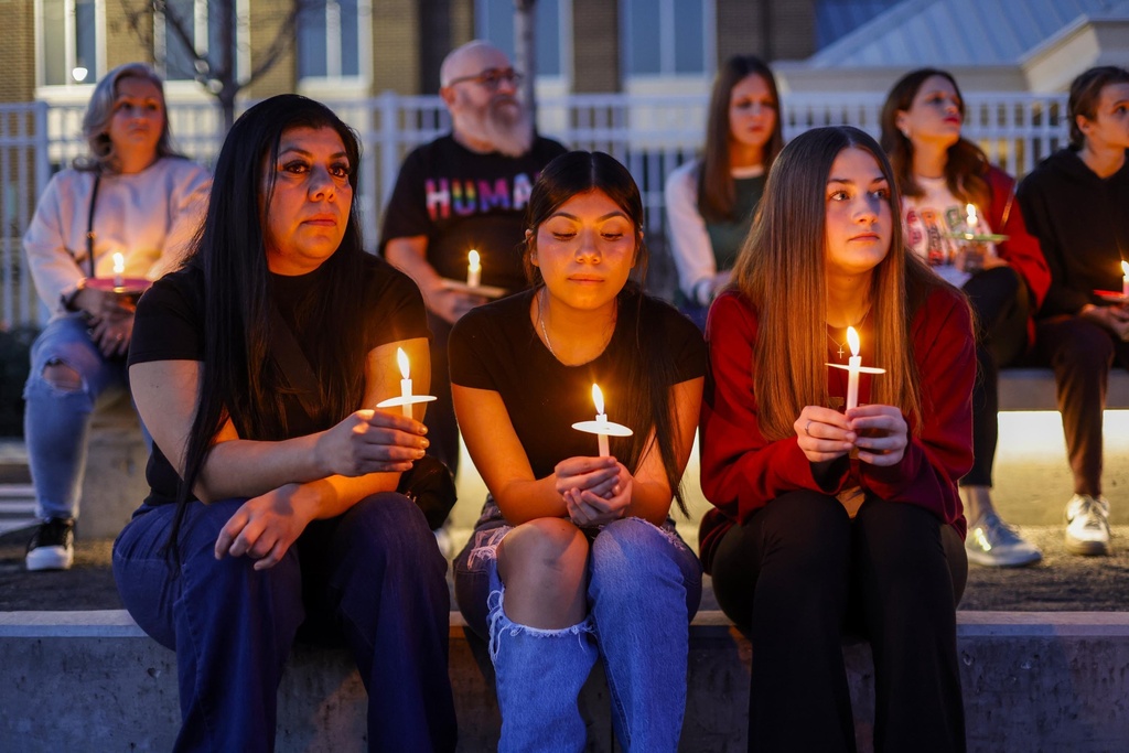 Vigils held nationwide for nonbinary Oklahoma teenager who died ...