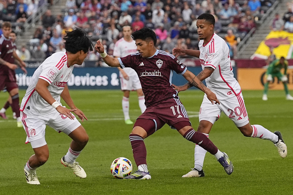 Kévin Cabral, Cole Bassett guide Rapids to 4-1 victory over St. Louis ...