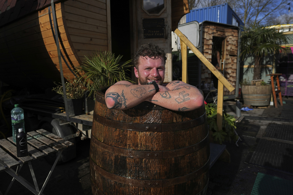 Communal sweating in saunas is the hottest wellness trend taking over ...