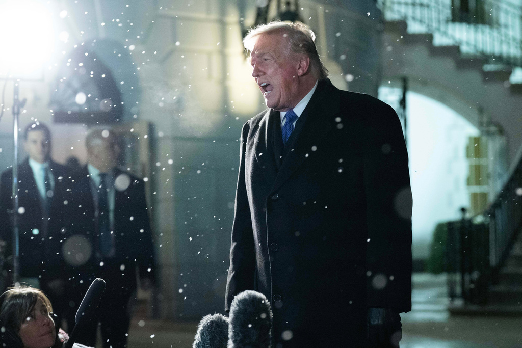 Trump deletes racist post featuring the Obamas after White House ...